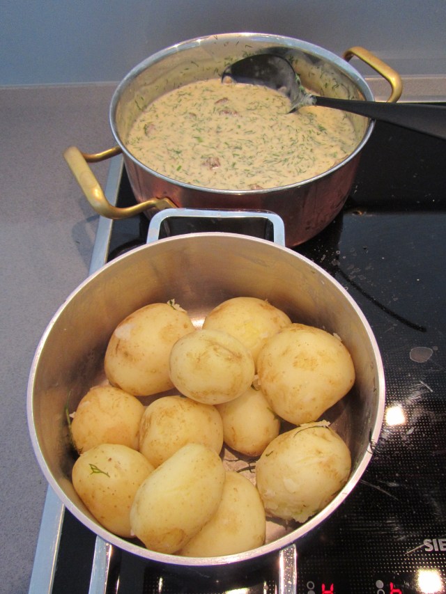 Tillin-tallin-tömpsis – Rouva Raadelmasta