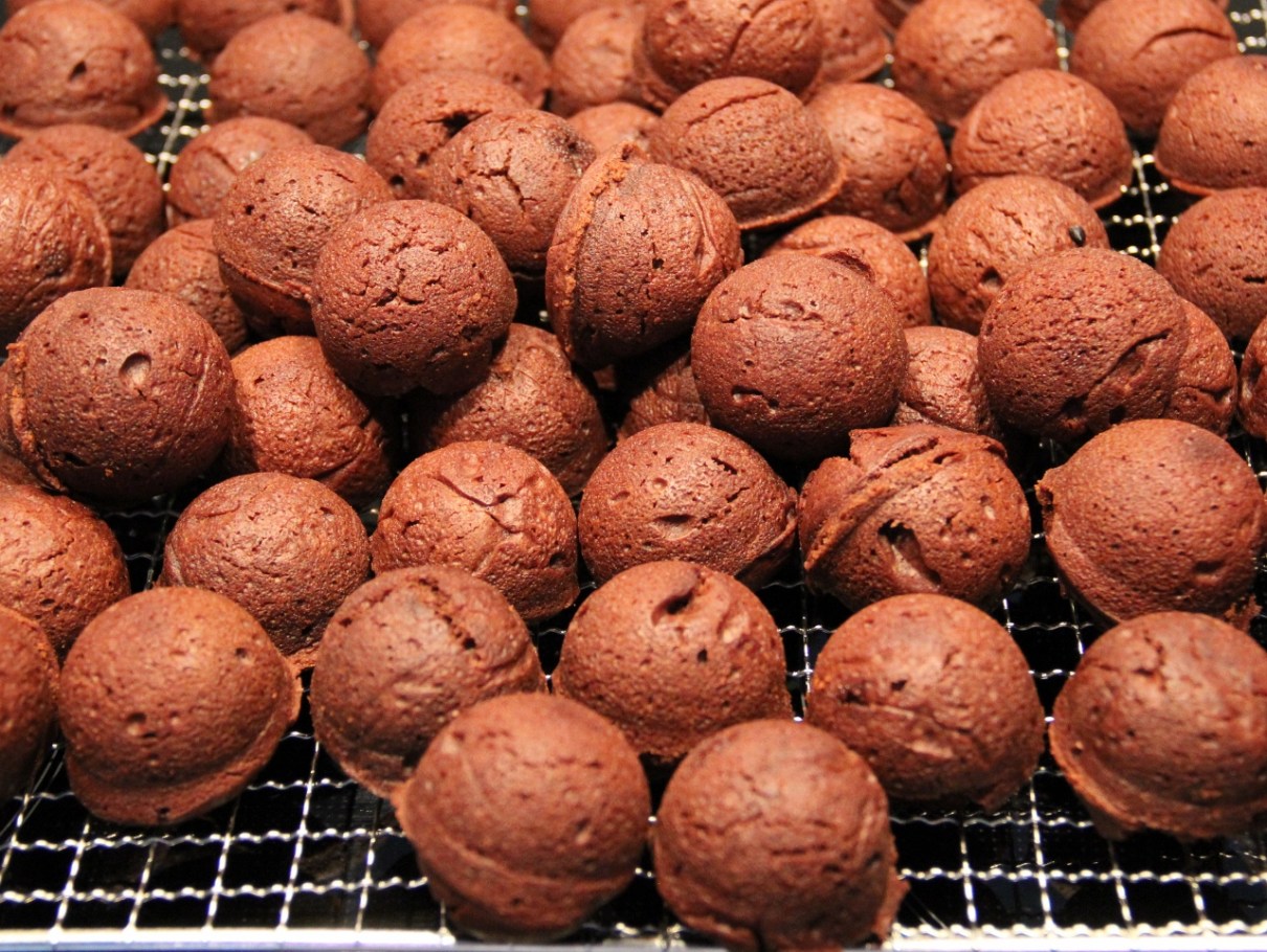 Kakkutikkareita – Rouva Raadelmasta